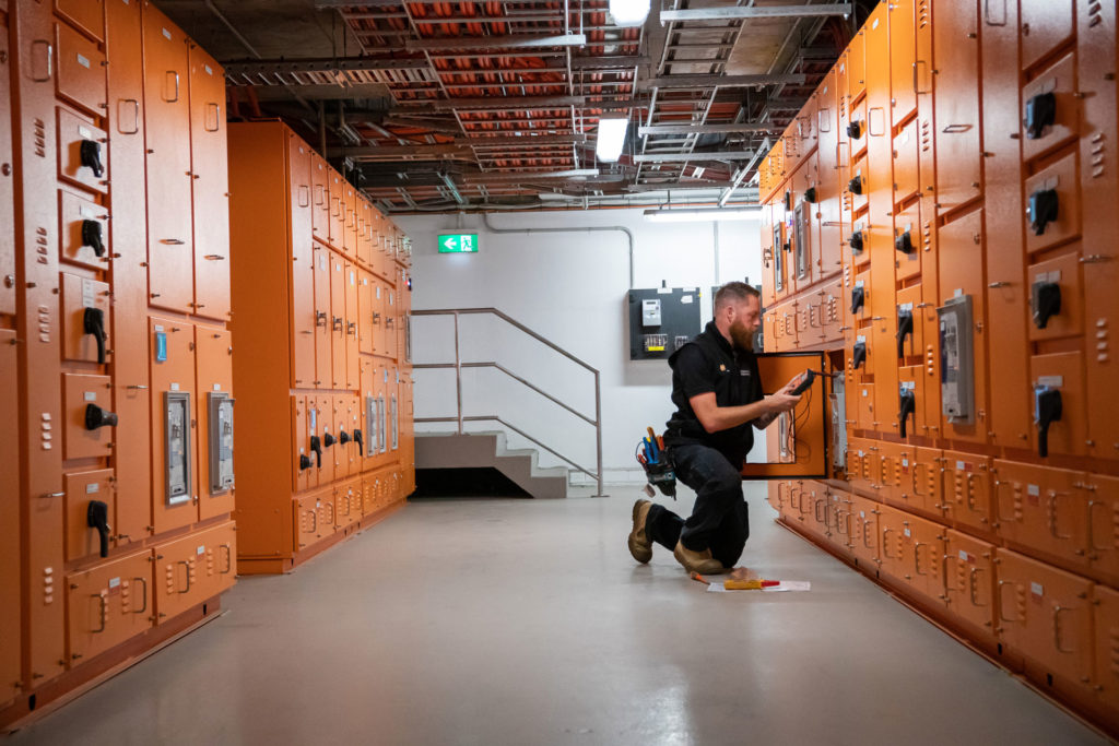 Collins Square Electrical Services - Harris HMC